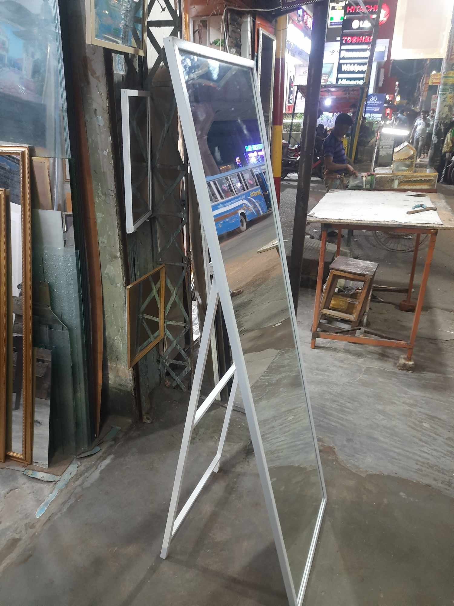 Stand Mirror - ConstructionMart