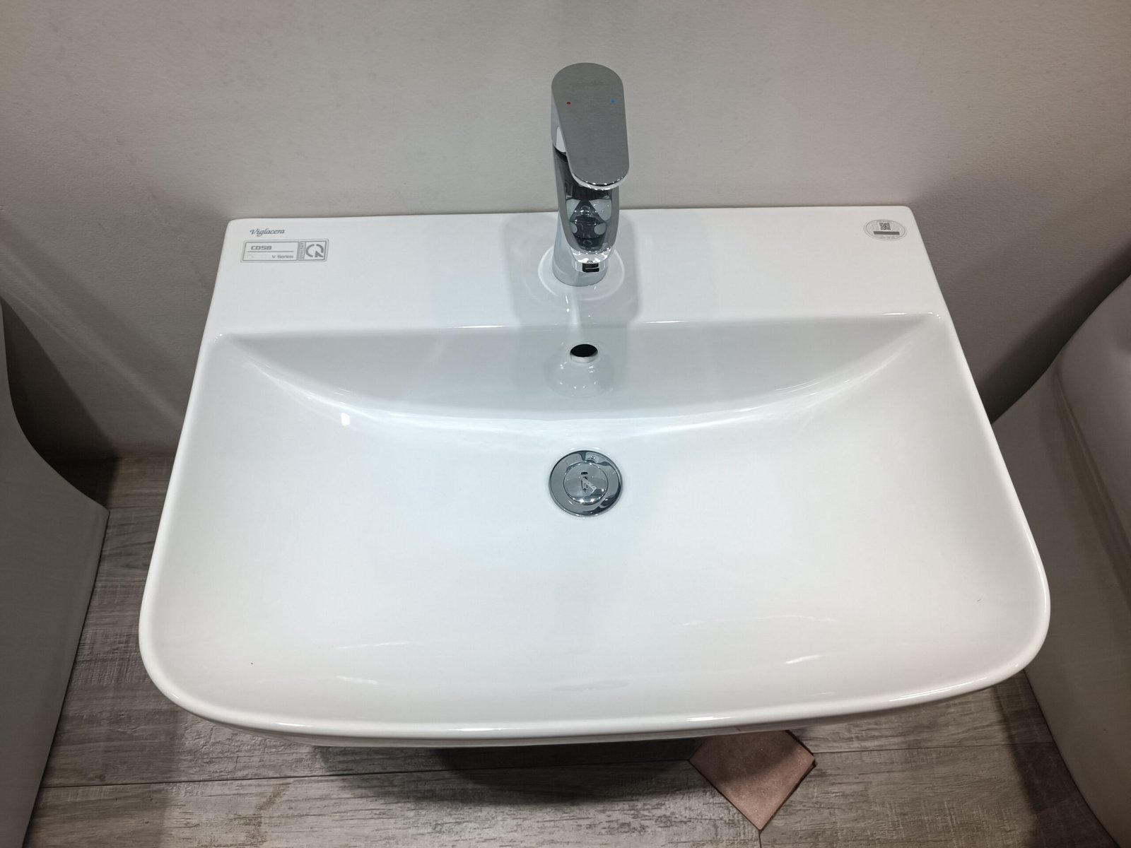 Wall Hung Basin - ConstructionMart