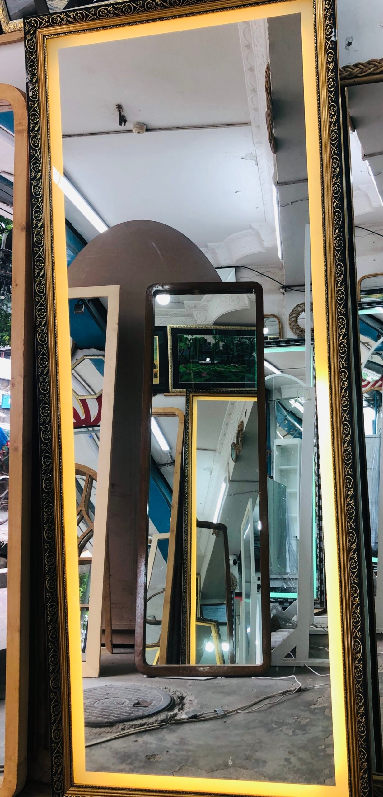 One Tach lighting Nasir Glass - ConstructionMart