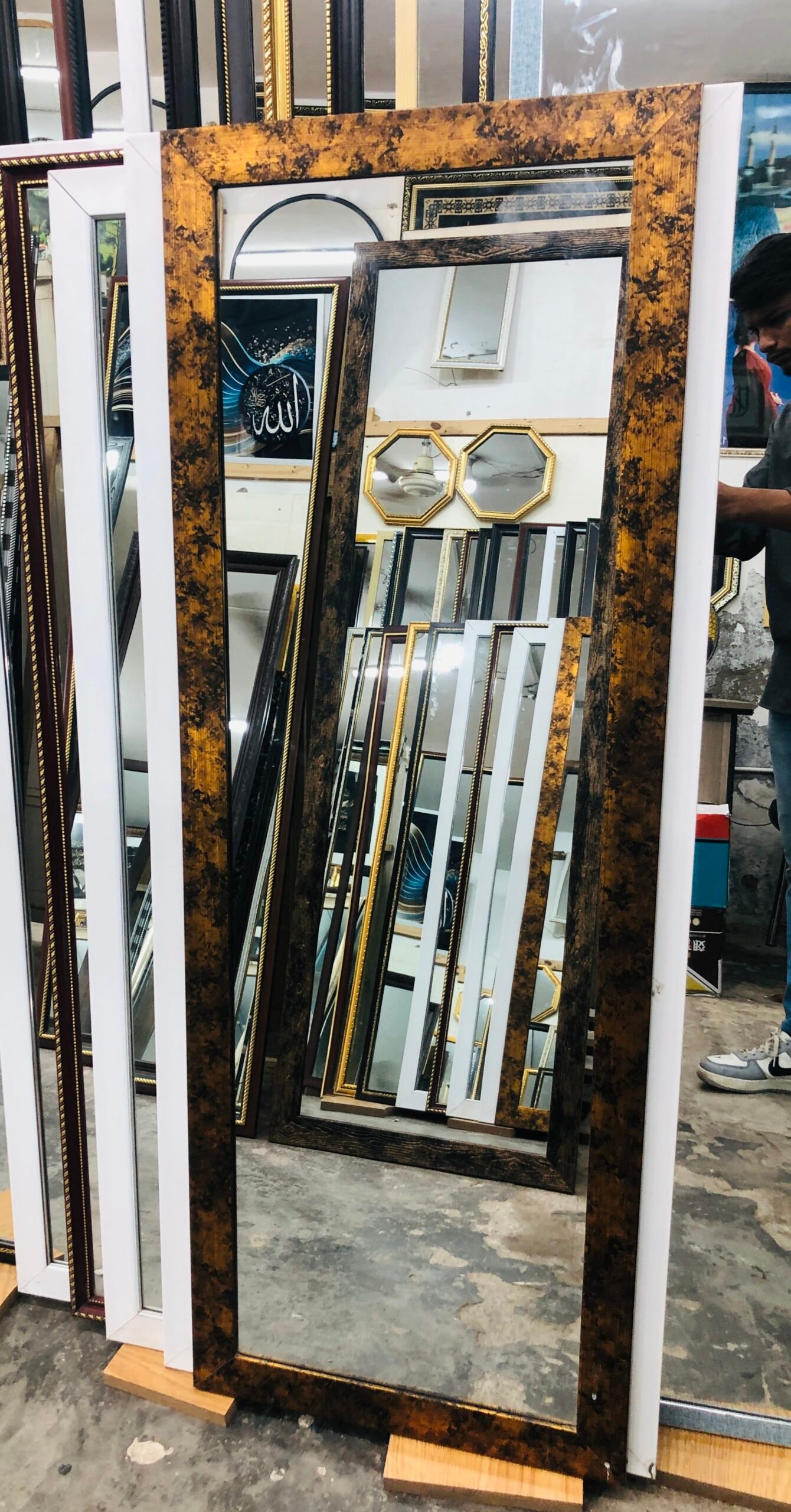 Fiver Frame Nasir Glass - ConstructionMart