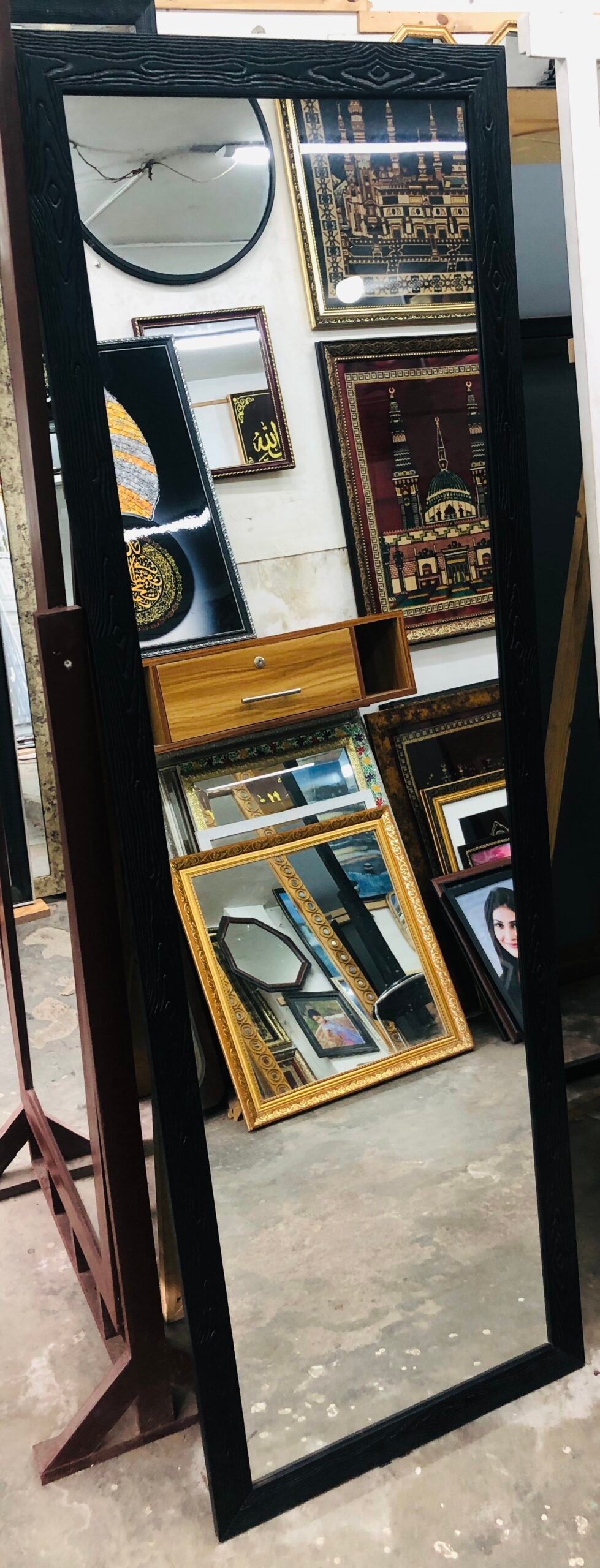 Two Inch Fiver Frame Nasir glass - ConstructionMart