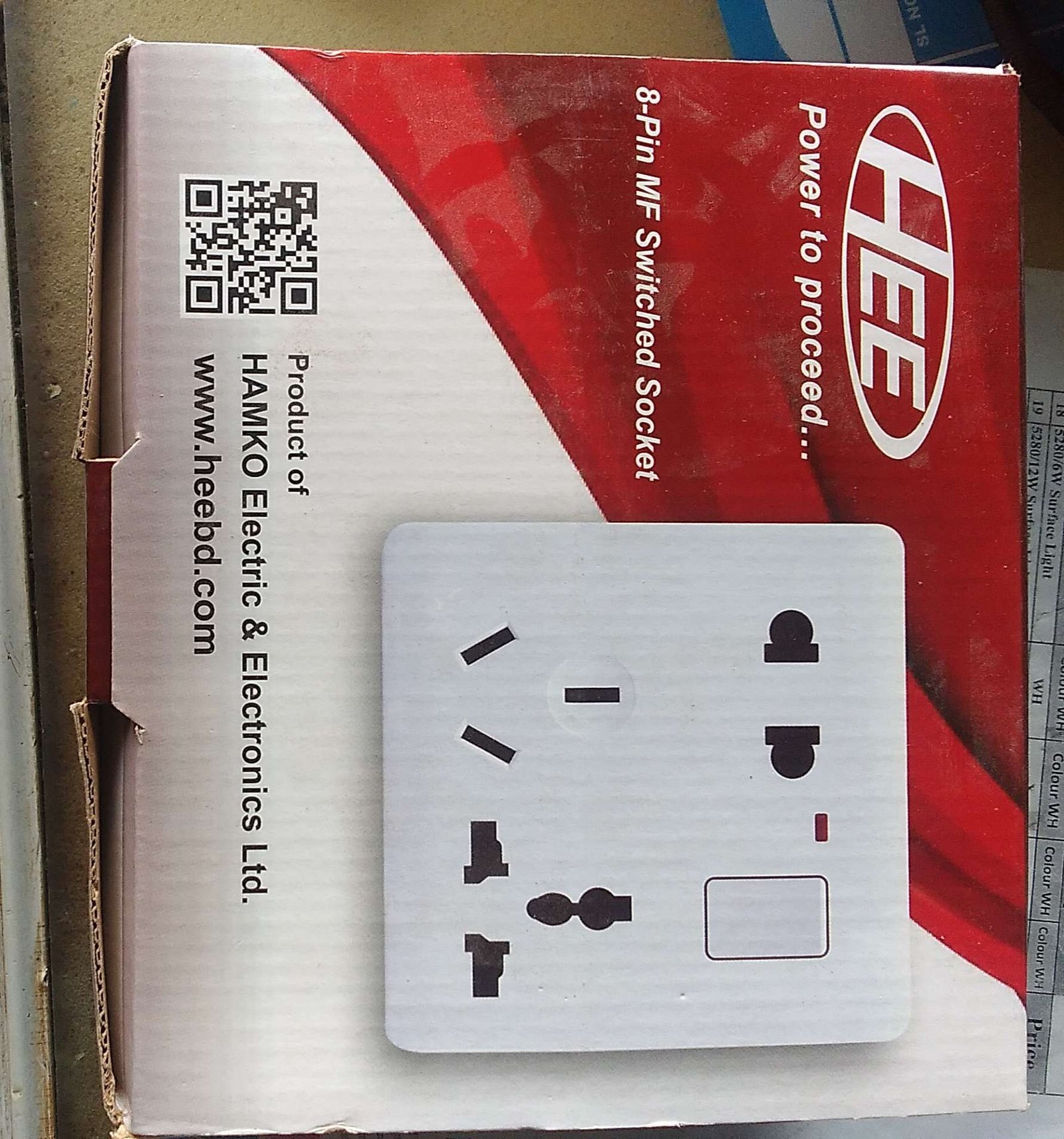 HEE 8 Pin Wall Socket - ConstructionMart