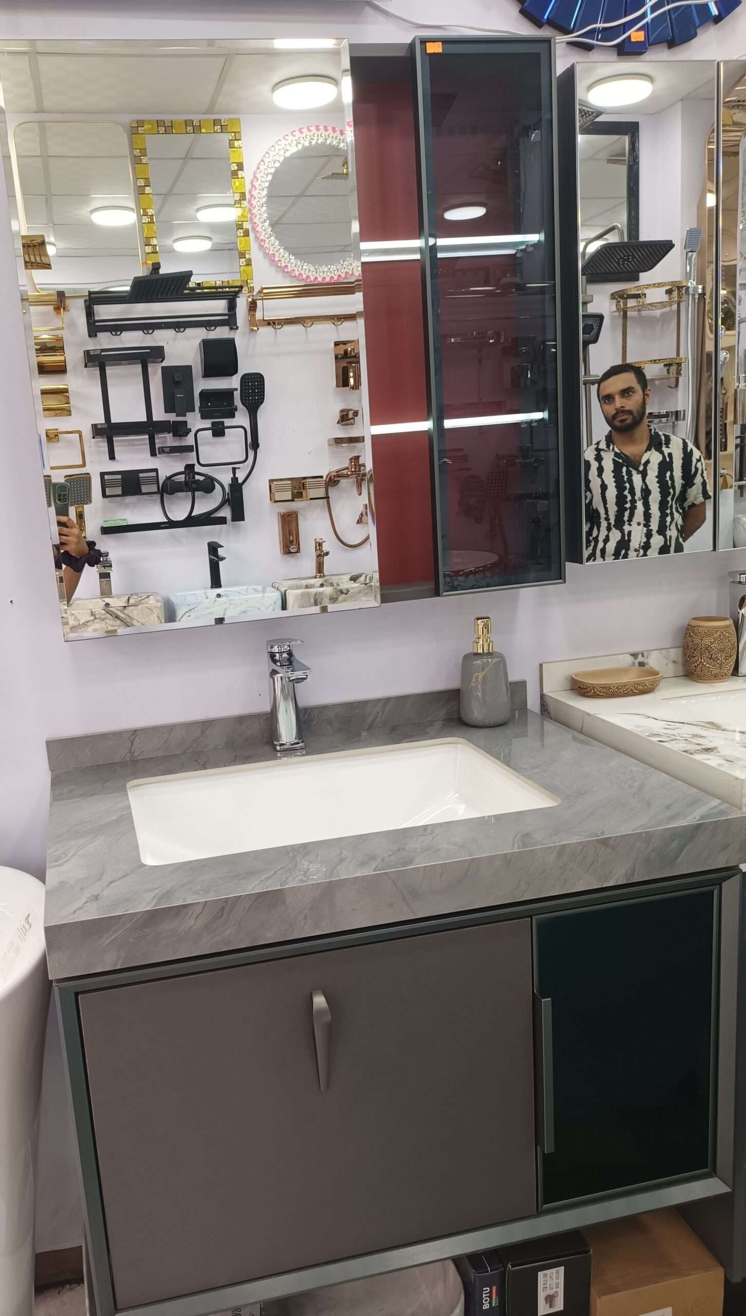 FRIRY THAILAND🇨🇷 BRAND Wall HangingCabinet Basin - ConstructionMart