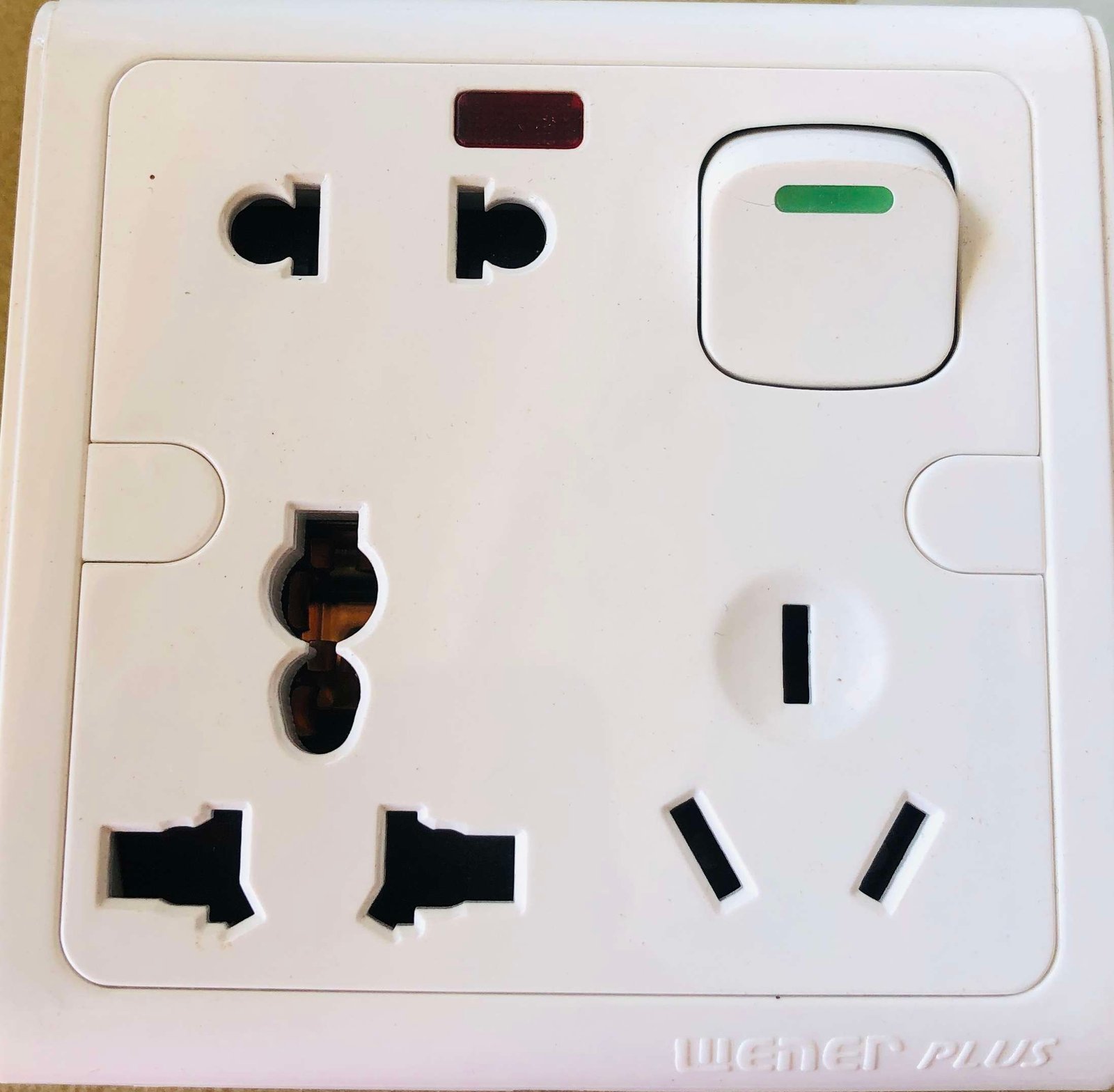 8 pin Socket - ConstructionMart