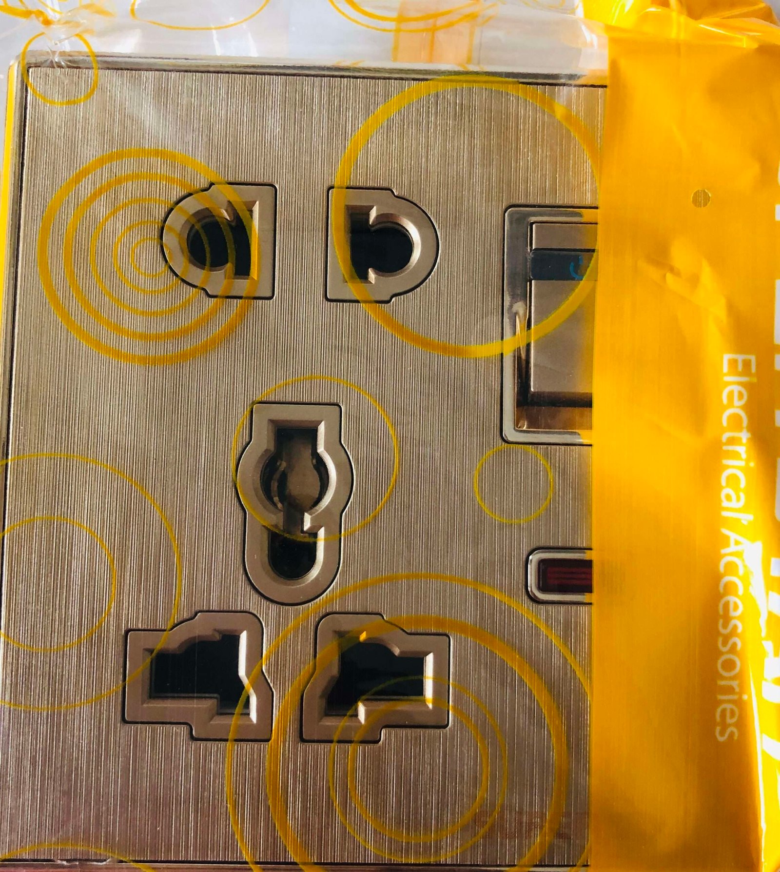 Super Star 2 Pin & 3 Pin Multi Socket - ConstructionMart