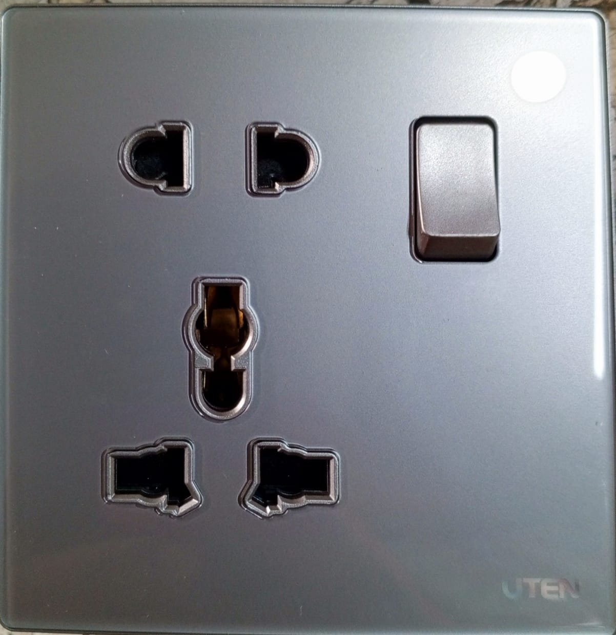 UTEN- 5 pin Socket - ConstructionMart