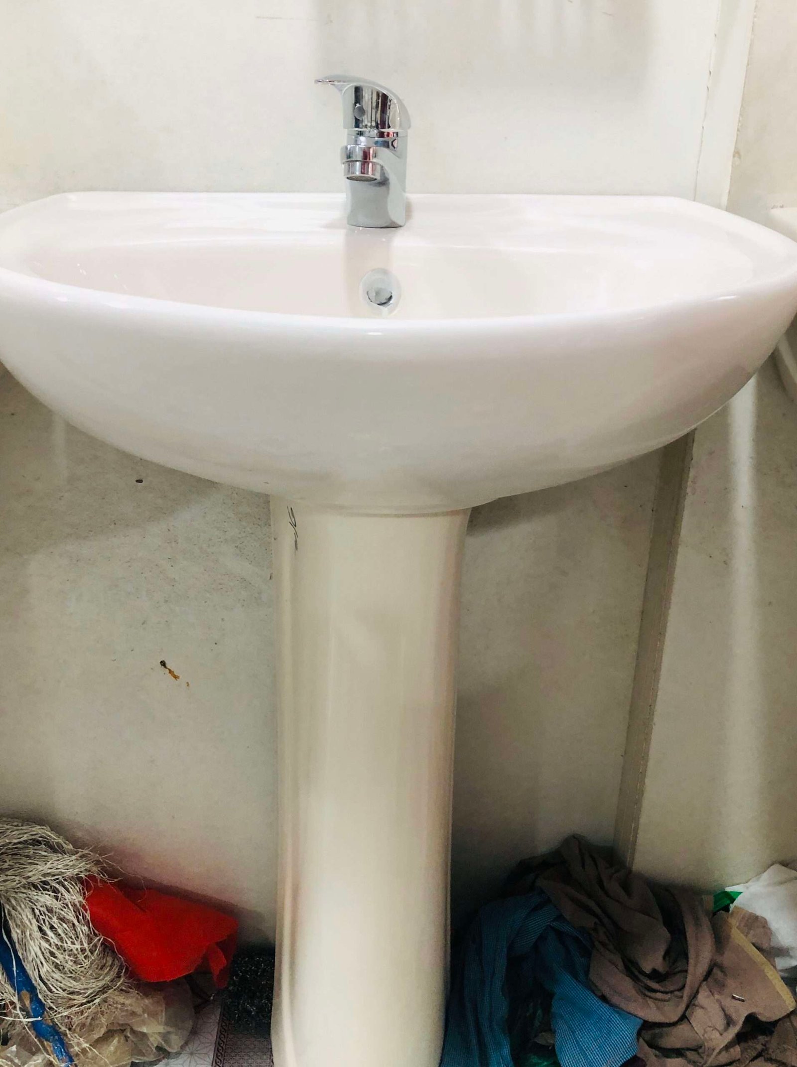 Rosa Wash Basin Model : Piona - ConstructionMart