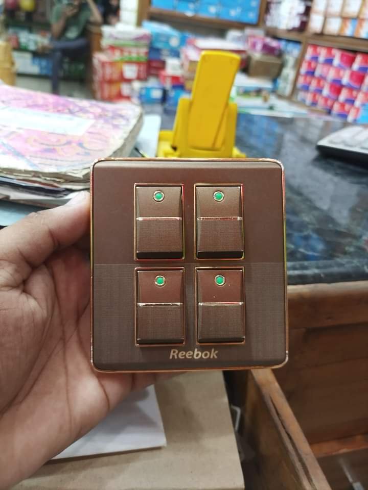 Reebok 4 Gang Switch - ConstructionMart