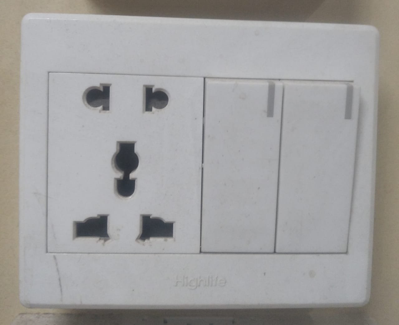 Highlife 5 Pin Socket - ConstructionMart