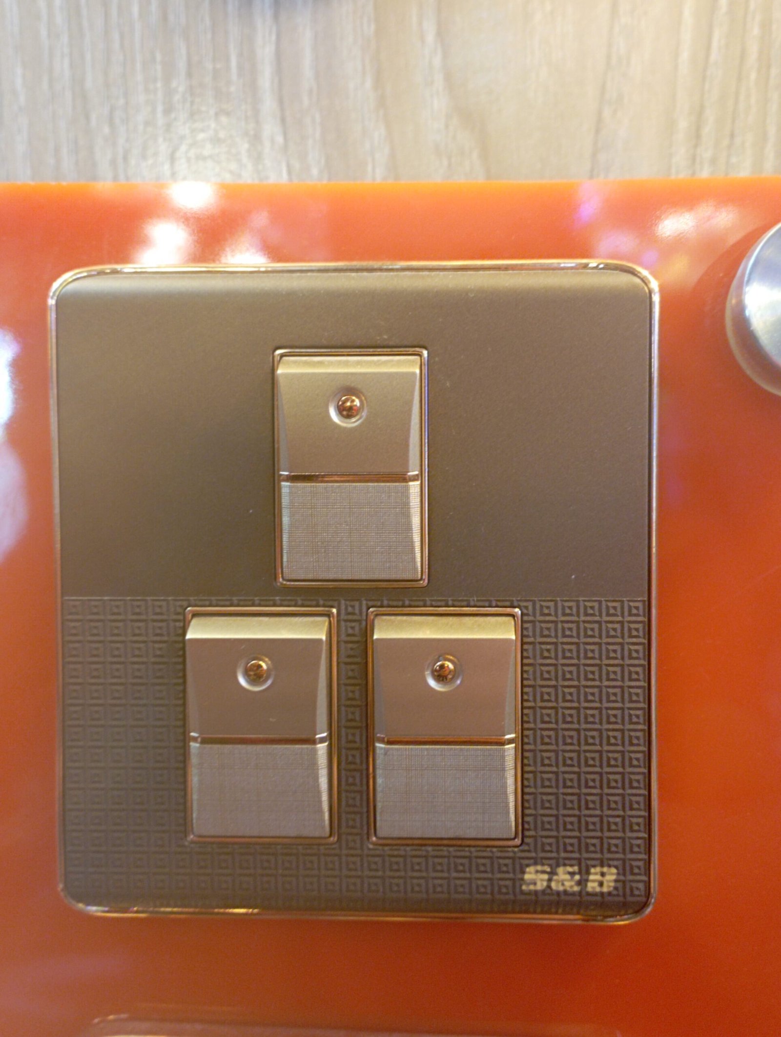 S&B 3 Gang Switch - ConstructionMart