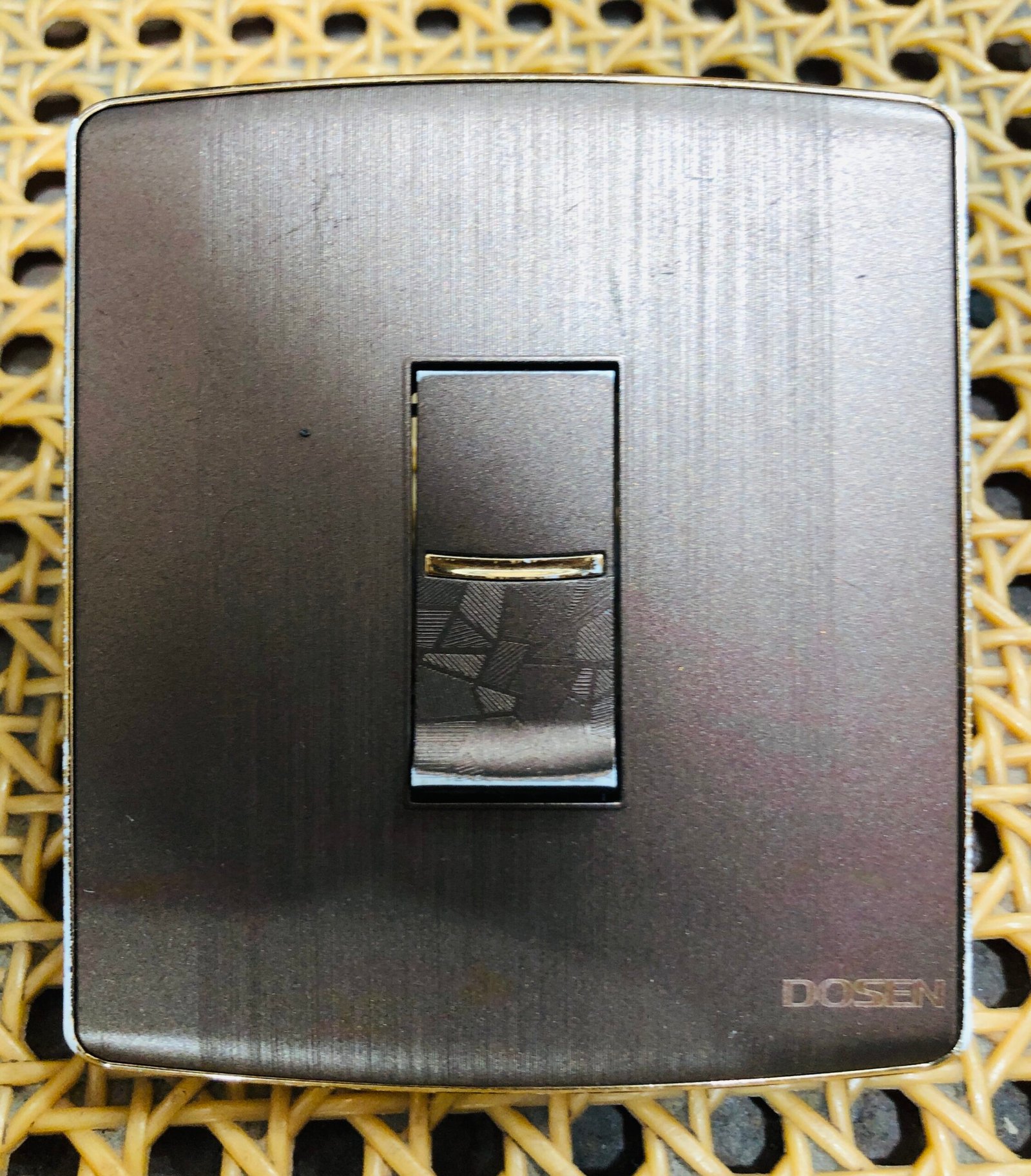 Dosen 1 Gang Switch - ConstructionMart