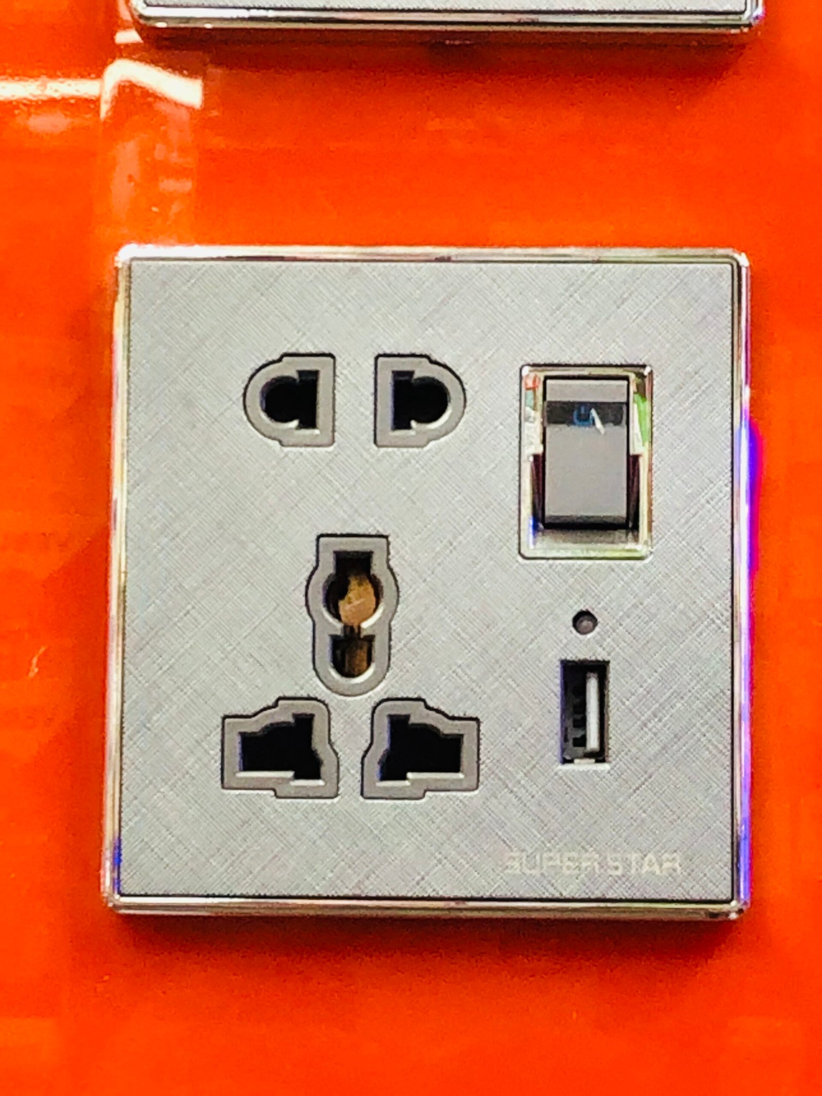 Super Star 5 Pin Socket - ConstructionMart