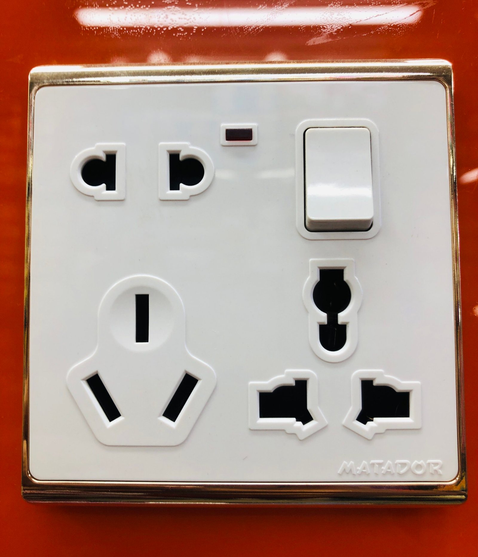 Matador 8 Pin Socket - ConstructionMart