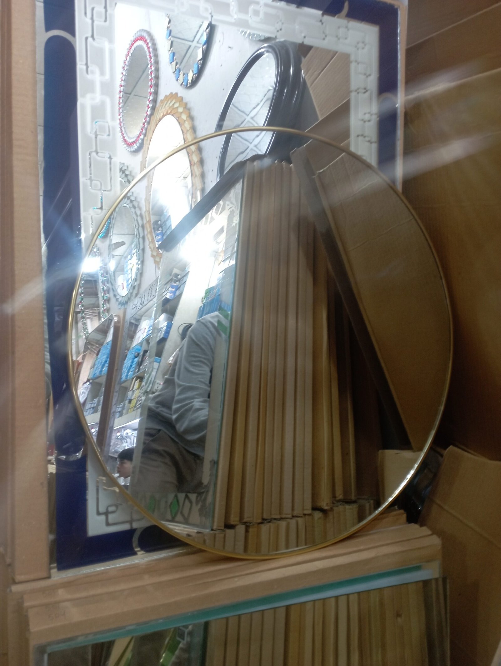 SS Round Mirror - ConstructionMart