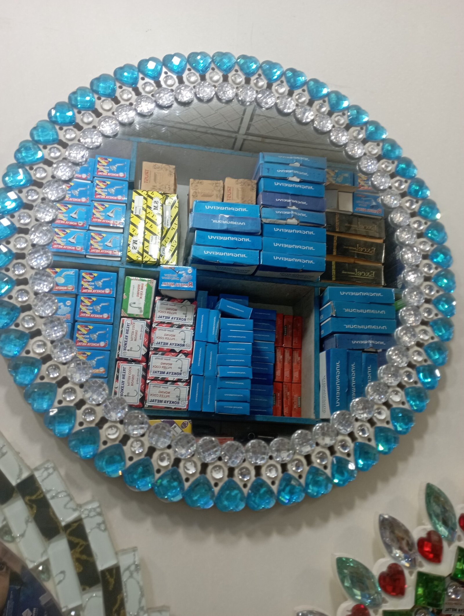 Diamond chorki Mirror - ConstructionMart