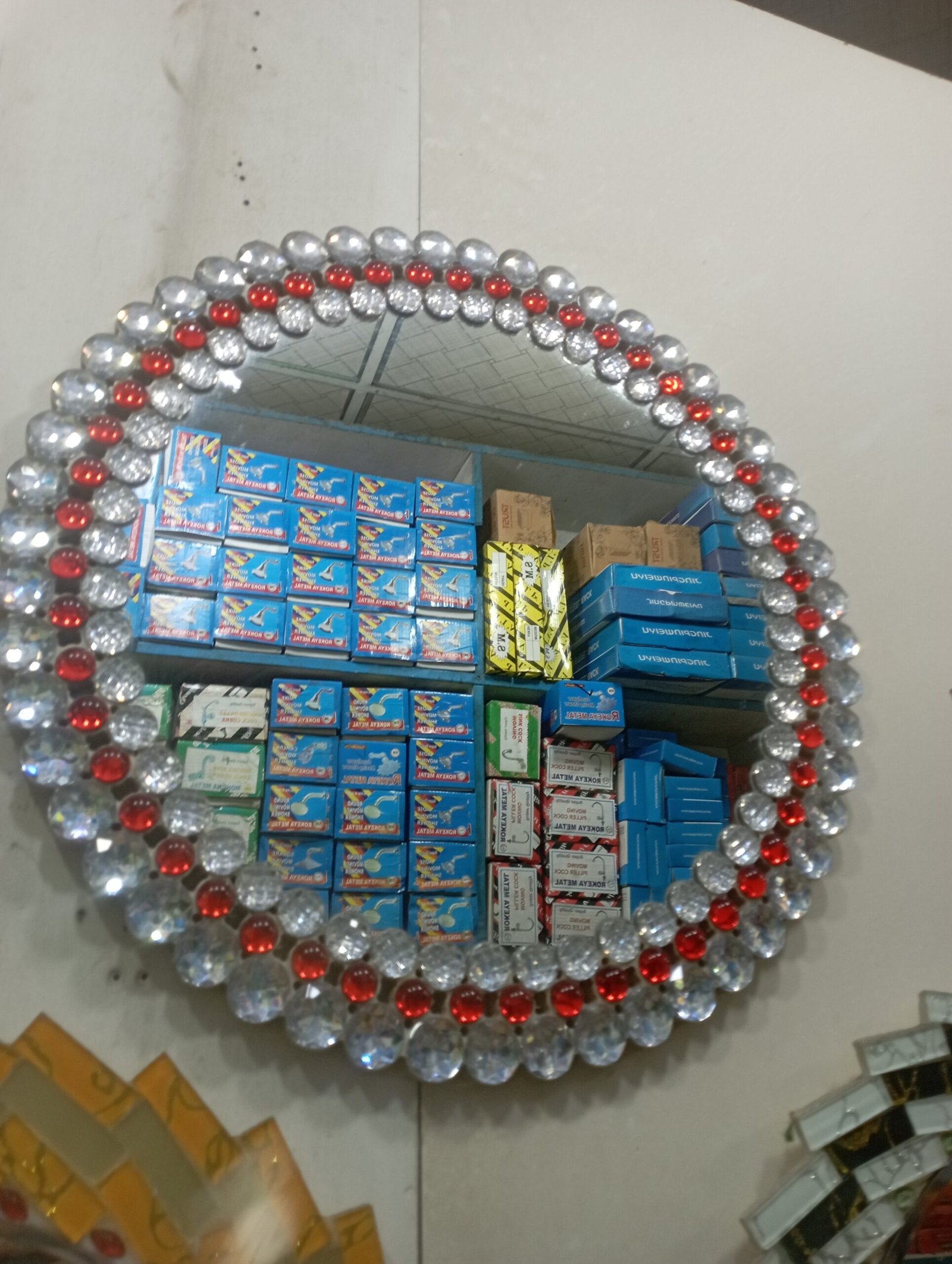 Diamond Mirror - ConstructionMart