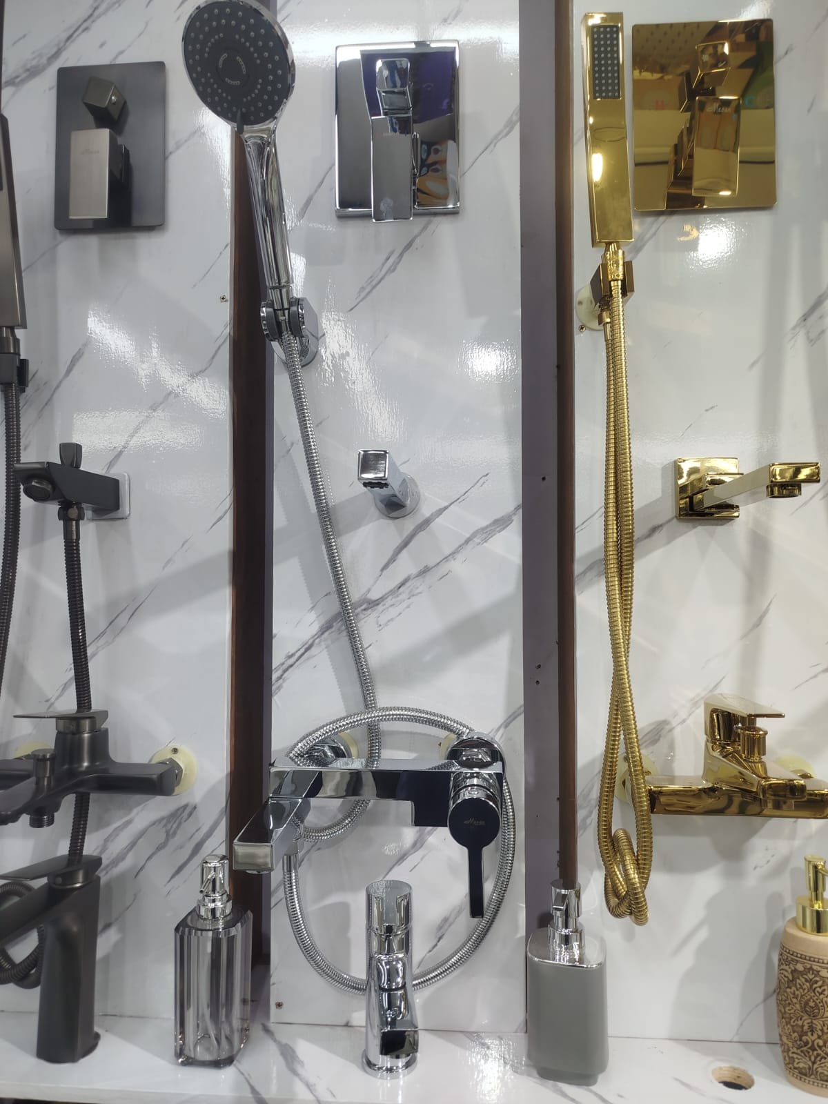 Haiba - Full Shower Set - ConstructionMart