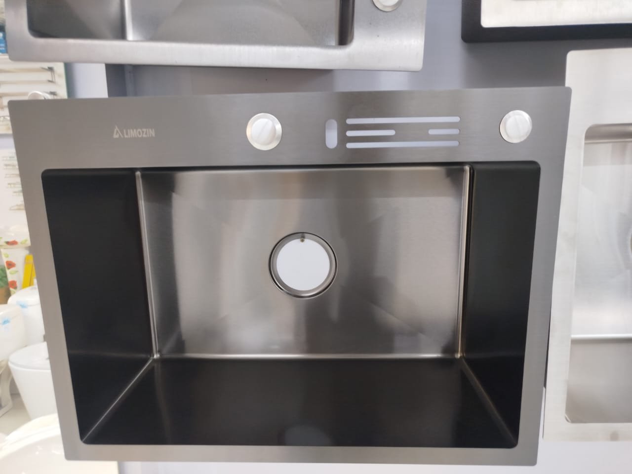 Limozin Single-Bowl Kitchen Sink - ConstructionMart
